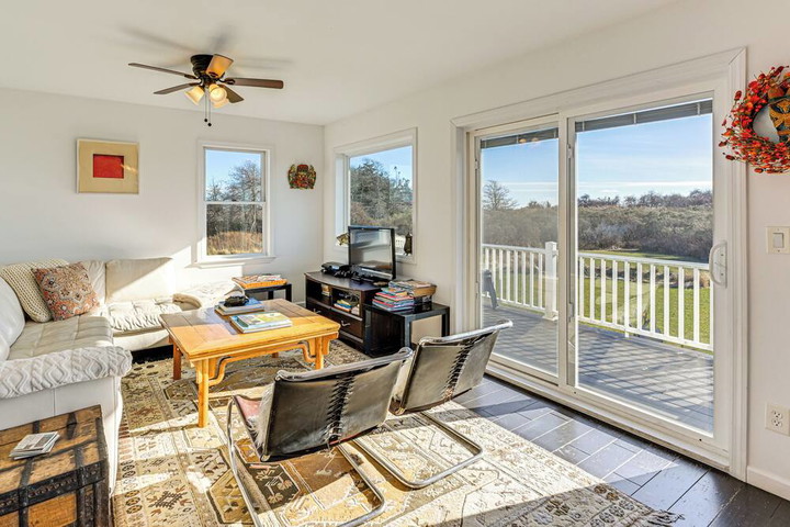 1 Block To Bellport Bay! Scenic Hamptons Hideaway - Patchogue, NY