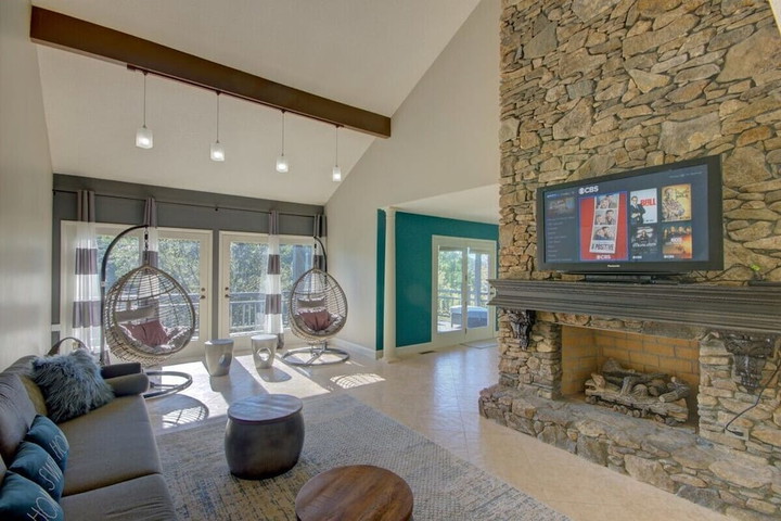Beautiful Hilltop Retreat, Secluded Yet Convenient To Asheville, Weaverville. - Weaverville, NC