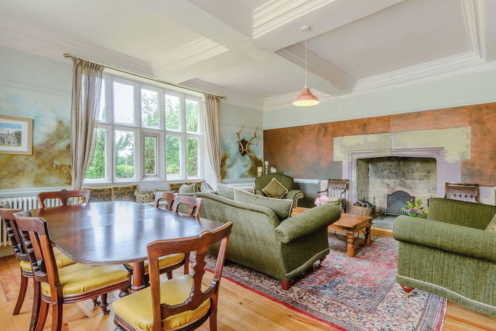 3 Bedroom Accommodation In Holmfirth - Wakefield