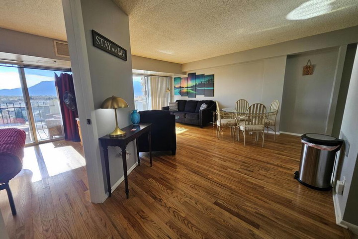 Quiet, Spotless Condo With King Bed For Your Getaway! - Colorado Springs, CO