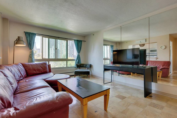 Rooftop Deck & Views! Walkable Dtwn Seattle Condo - Renton, WA