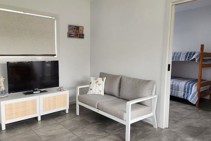 Chris's Shack At Maloneys Beach Is The Perfect Getaway For Your Family. - South Coast
