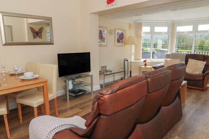 Trem-yr-afon, Pet Friendly, With A Garden In Aberaeron - Aberaeron