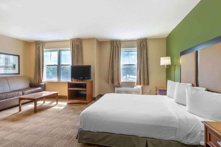 Studio 6 Gaithersburg|1 Queen|nmsk|sofa-bed|kitchen - Gaithersburg, MD