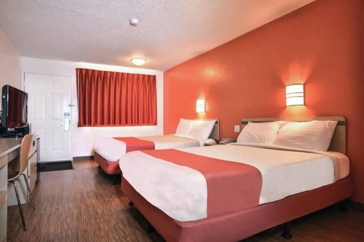 Spacious Room, 2 Double Beds | Accessible/bathtub - Saint Joseph, MO