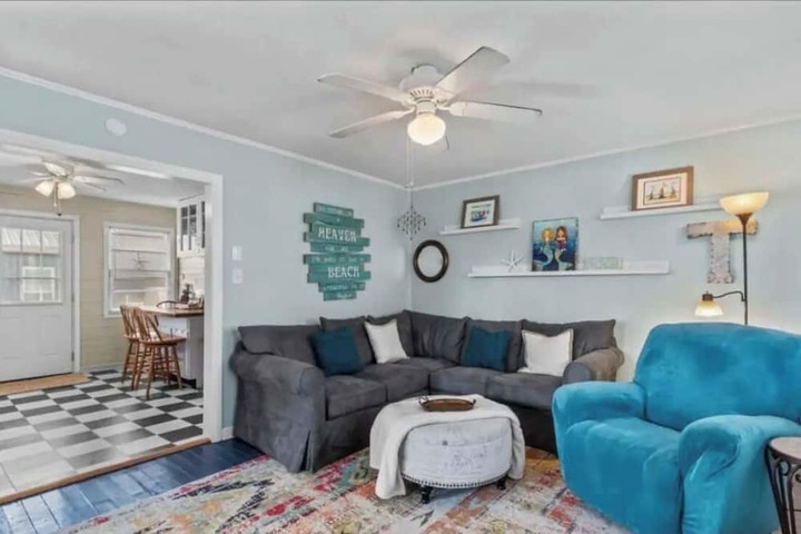 Nostalgic Beach Cottage - Oak Island, NC