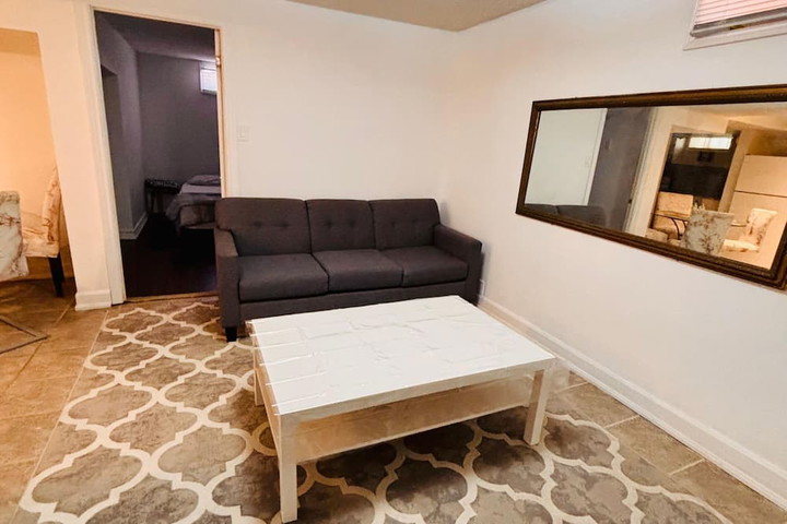 Welcome! This Is A Private 1-bedroom Lower-level Basement Suite In Our Home. - Ajax