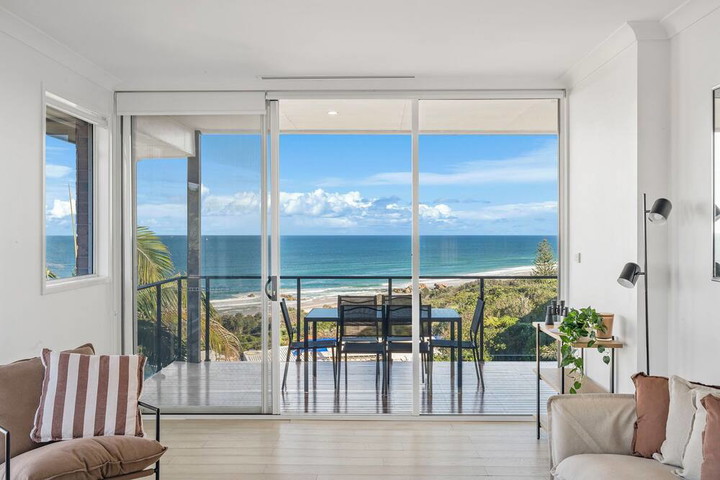 22 Dent Crescent - Spacious Coastal Retreat With Stunning Ocean Views - Port Macquarie