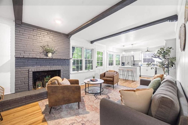Light&bright Op Remodeled Home 4bd/2.5bth - Belton, MO