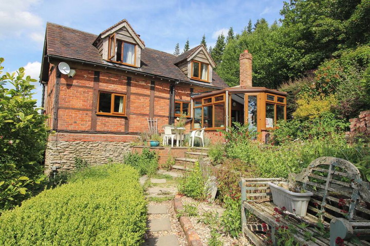 Callow Cottage, Pet Friendly, With Open Fire In Craven Arms - Shropshire