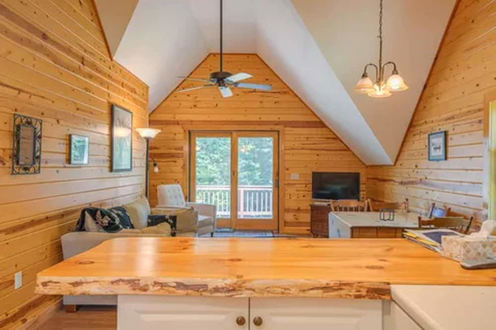 Big Brook Guest Apartment - Near Cedarlands & Camps - Pet Friendly - Long Lake, NY