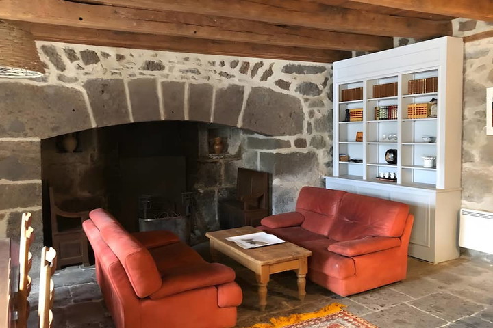 Gîte De Charme Face à La Montagne Avec Terrasse Privée, Vue Panoramique Et Wi-fi - Salers