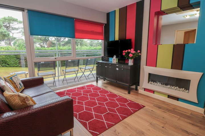 Flat 5 Fairwinds, Pet Friendly, With A Garden In Canford Cliffs - Poole