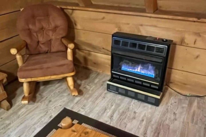 Pet Friendly Cabin In The Woods! - Summersville, WV
