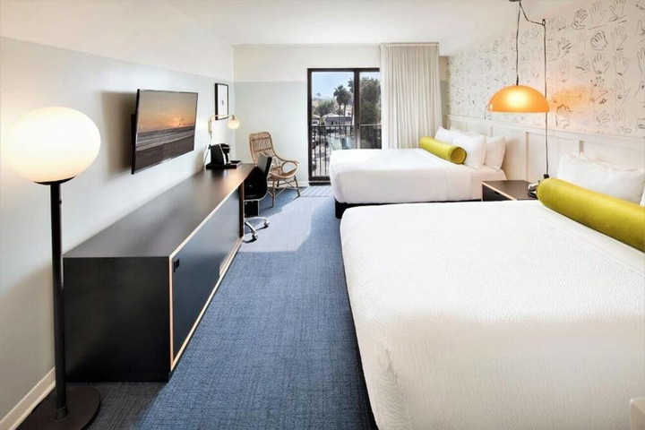 2 Queen Room | Venice City Views | Modern Designer Interior | Free Breakfast - Venice Beach, CA