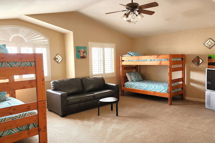 Private Oasis With Palm Trees And All The Comforts Of Home-city Licensed! - Las Vegas, NV