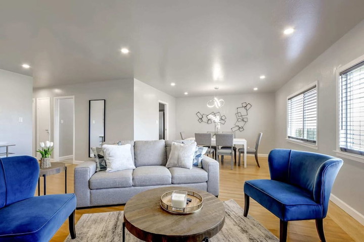 Upscale Stylish Entire 4b2b House With Amazing Views - Daly City, CA