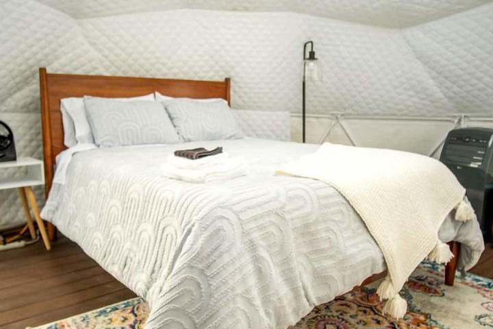 The Perfect Romantic Retreat Spot: Gorgeous Dome Near Capitol Reef National Park, Utah - Utah
