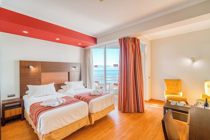 Your Home Away From Home! Outdoor Swimming Pool, Free Parking, Beachfront Hotel! - Isla de Madeira