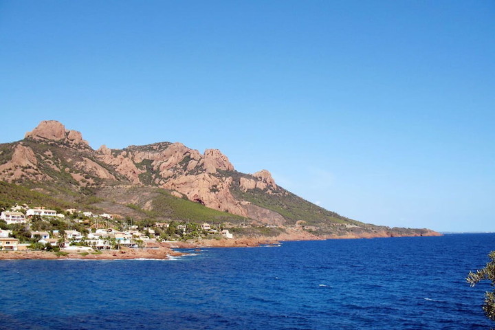 Lovely Apartment For 6 Guests With Wifi, Pool, A/c, Tv, Terrace And Pets Allowed - Saint-Raphaël