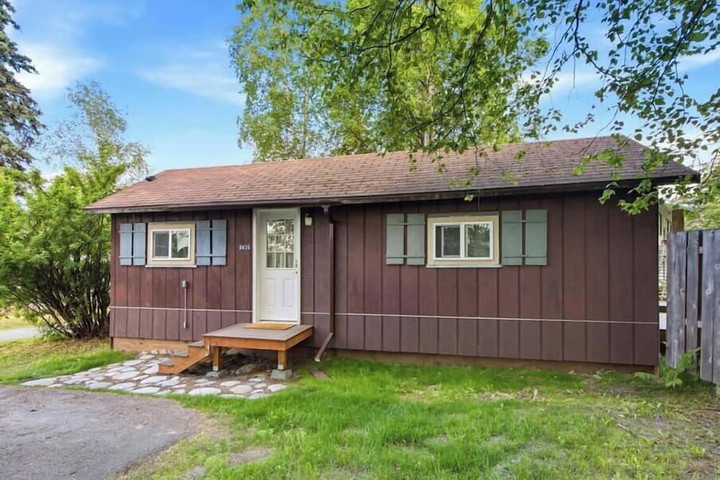 Cozy Anchorage Cabin, Full Kitchen & Deck - Anchorage
