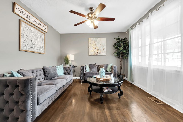 Charming 3 Bdrm W/ Game Room & King Sized Bed And Tv In Every Room - Warner Robins, GA