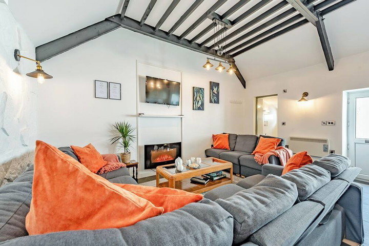 3 Bedroom Accommodation In Llandeilo - Llandeilo
