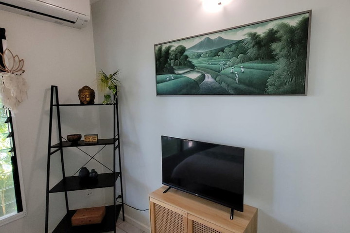 Tranquil Tropical 4 Bedroom House With Spa - Palmerston City