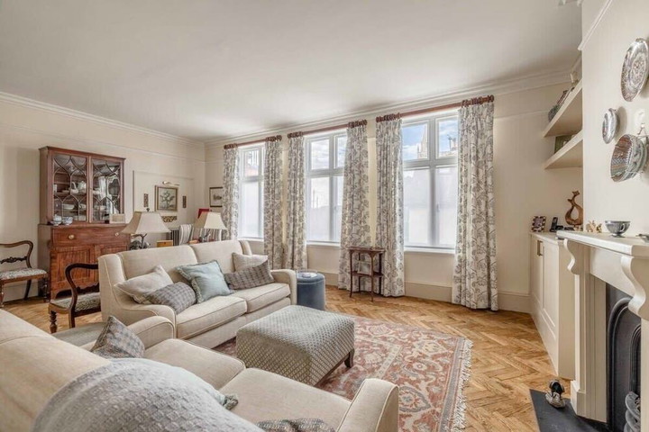 Stylish 2bed/2bath Flat In The Heart Of Windsor - Slough