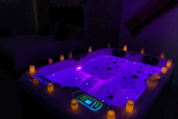 Chambre Miami Avec Jacuzzi Privatif - Île-de-France