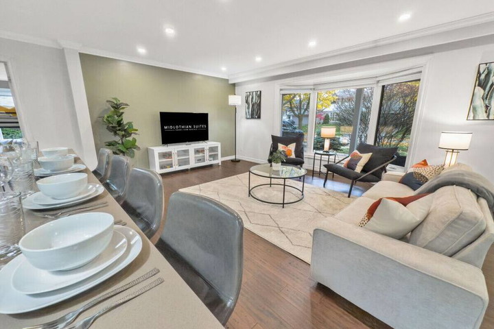 Centrally Located, Walk To Lake, Spacious | Sh - 해밀턴
