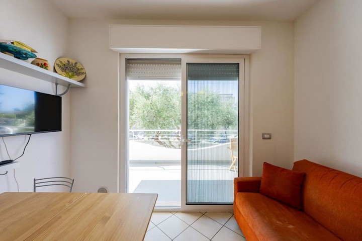Guesthost - Cozy Balcony Apartment With Ocean View - Pineto