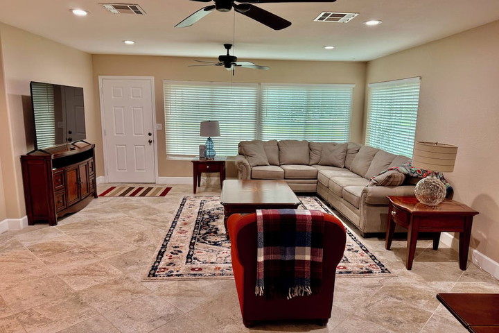 Charming Corner Home On Lakeview Dr., Near Historic Circle And Public Beach - Sebring, FL