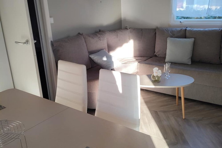 8-person Mobile Home, Ideal For Families! Sheets & Towels Included - Rhône