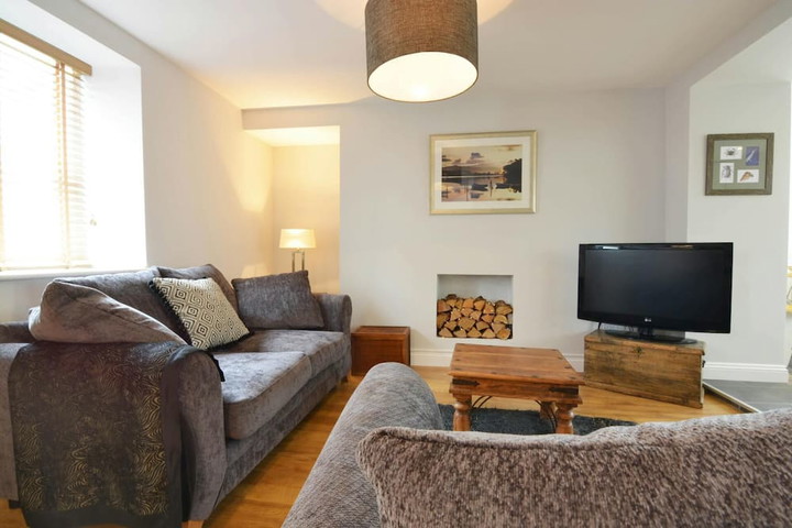 Y Bwthyn, Aberaeron - Two Bedroom Cottage, Sleeps 4 - Aberaeron