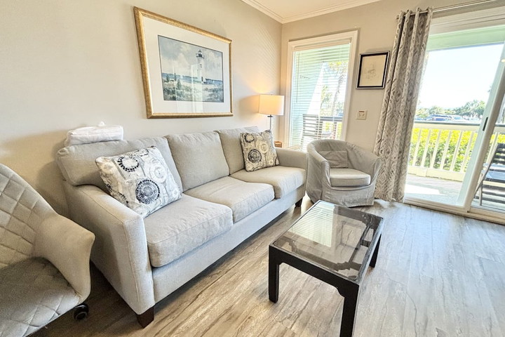Oceanfront 1st Floor Condo With Community Pool & Fishing Pier! In Heart Of Iop! *Unit 114* - Charleston, SC