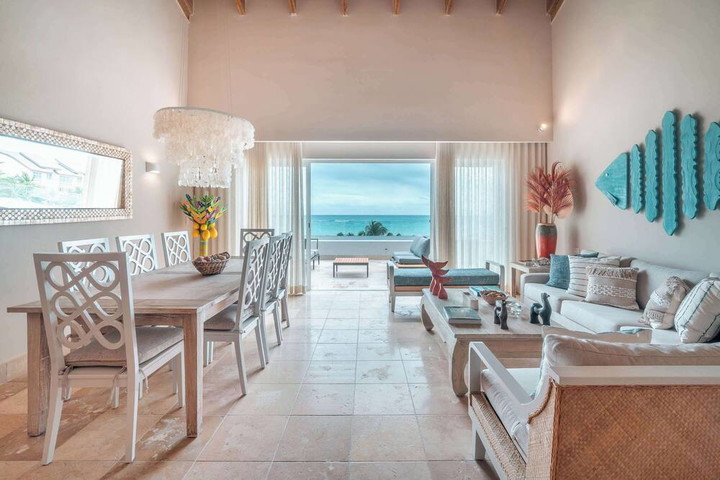 Stunning Beachfront 2br Condo With Hot Tub - Punta Cana