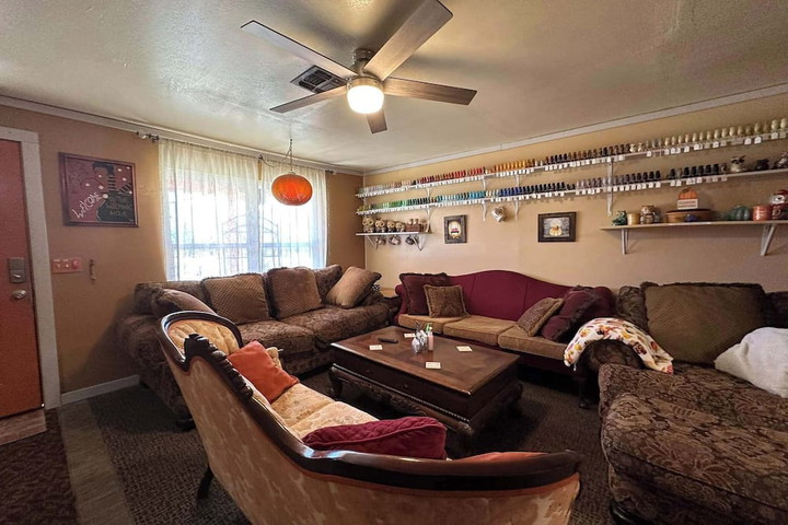 Facile à 1 Mile De Fort Sill ! Cottage Pumpkin Dort 9 + Grills/foyer/laverie - Lawton, OK