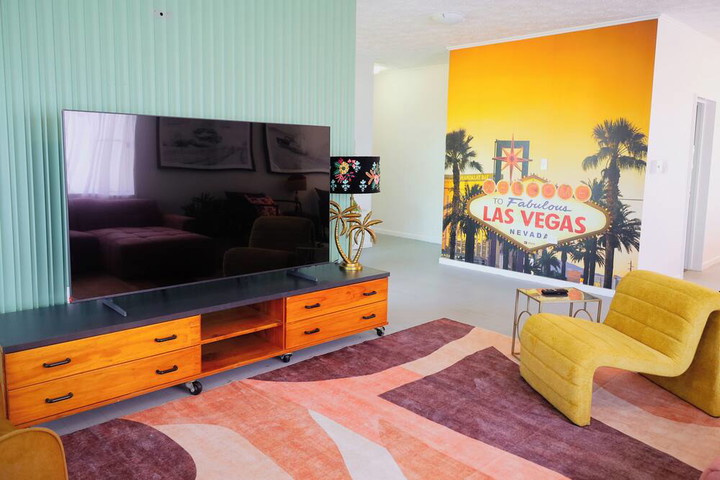 Sleeps 8, Bowen Holiday House Walk To Beach - Bowen
