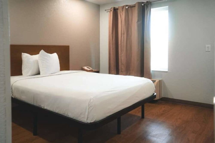 Cama Queen Adaptada Para Personas Con Discapacidad | Ducha Ri | Nsmk | Cocina - Rancho Cordova, CA
