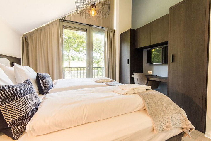Hertogenvilla Wellness Waterfront - 3 Bedrooms / 3 Bathrooms - Lanaken