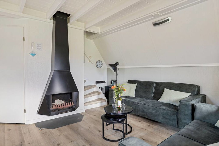 Modern Furnished 6-person Bungalow With Built-in Dishwasher, Combination Microwave And Washing Machine. - Slagharen