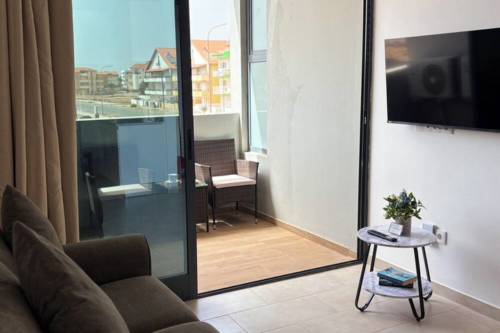 Joli Beach House - Charming Second Floor T1 Center - With Balcony - Cape Verde