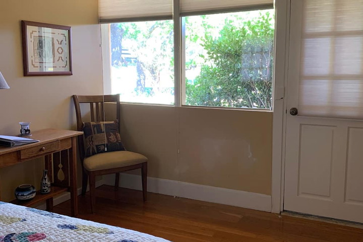 Rustridge Bed And Breakfast - Poolside Room - Yountville, CA