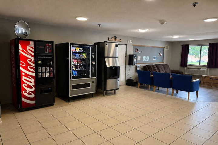 2 Full Beds | Non-smoking - Coldwater, MI
