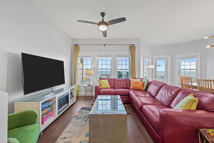 La Mer Topsail #118 Ocean Front, Private Hot Tub, Community Pool, Sleeps 14! - North Carolina