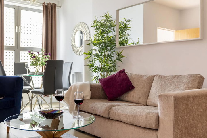 Castle Haven Apartment, Redhill - West Sussex