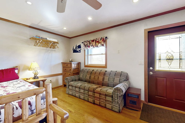 Cabin 2: Lakeside In Murphysboro - Illinois