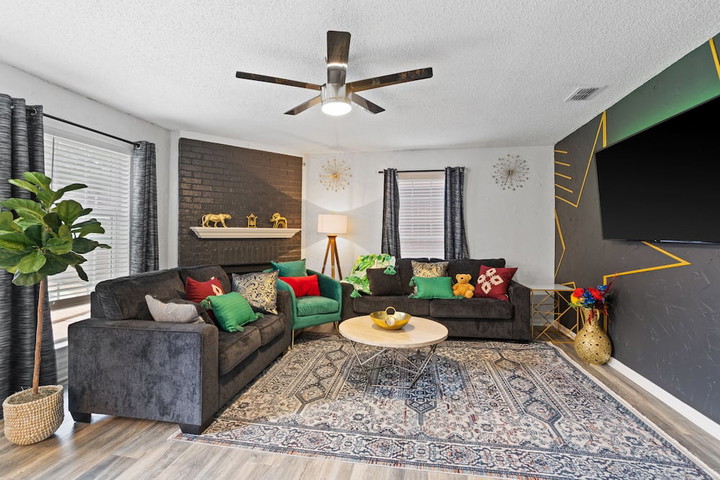 A Beautiful, Luxurious Budget-friendly Home With A Pool. Near 6flags / At&t - Cedar Hill, TX
