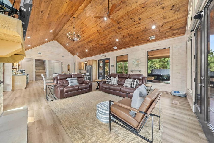 Hochatown Cabin Private Pool Hot Tub Game Room - Mississippi